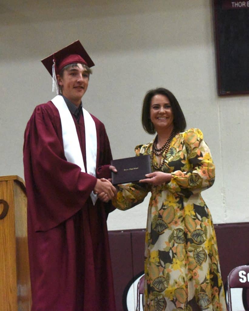 Soroco sends off a small but mighty class of 14 graduates ...